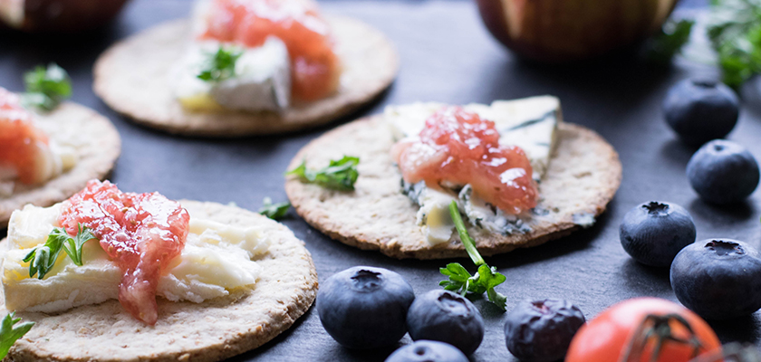 5 Quick and Easy Blue Cheese Snacks - Black Box Product Reviews